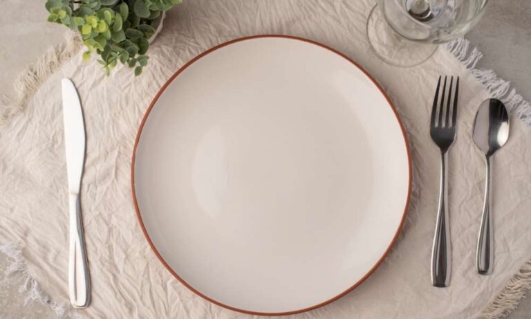 How To Set Up Dinnerware | Home Artic